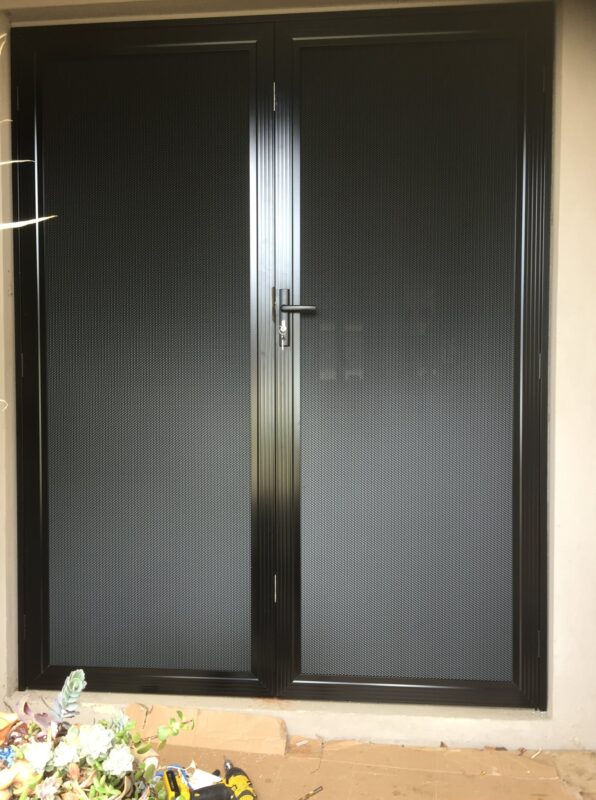 Heavy Duty Privacy Mesh Security - Tran’s security Door Services
